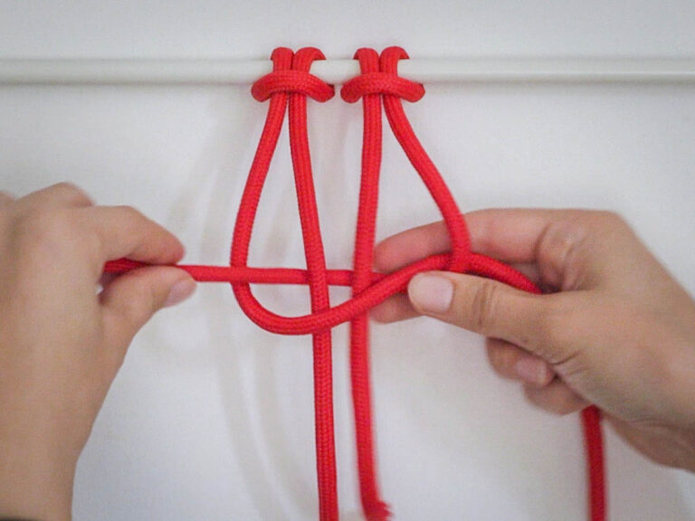How to tie a Macrame Square Knot (With Pictures)